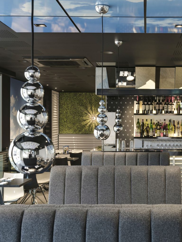 Designer im Portrait: Steve Jones | Designort – Designerleuchten und ...