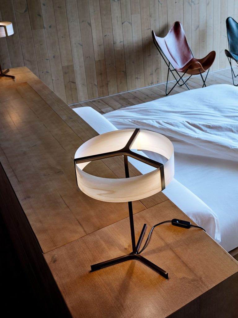 Thesis Tischleuchte | DesignOrt Premium Designerleuchten & Designerlampen