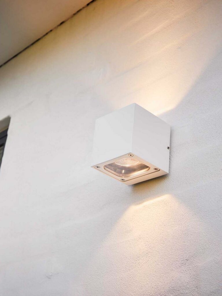 Alf IP65 Wandleuchte | DesignOrt Premium Designerleuchten & Designerlampen
